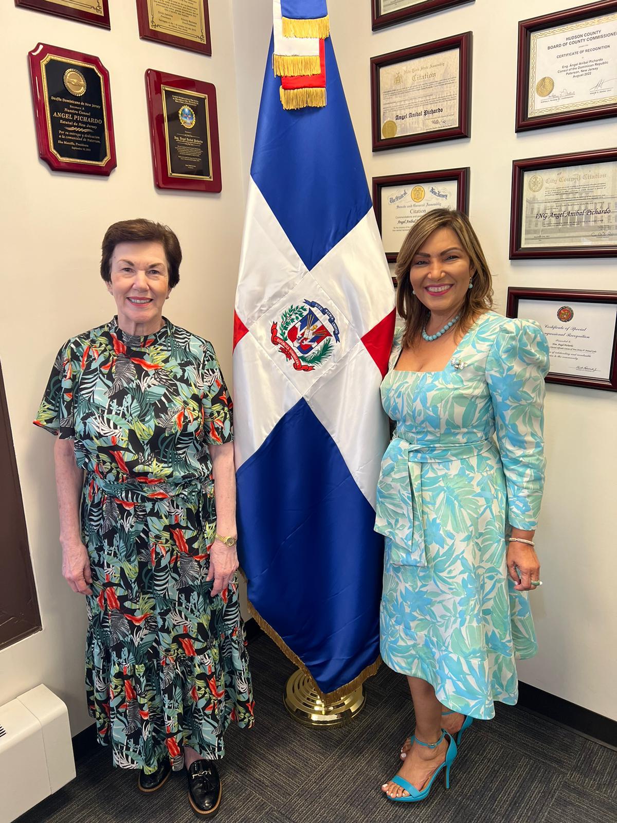 La honorable embajadora Sonia Guzmán, sostuvo la 3ra. reunión de ...