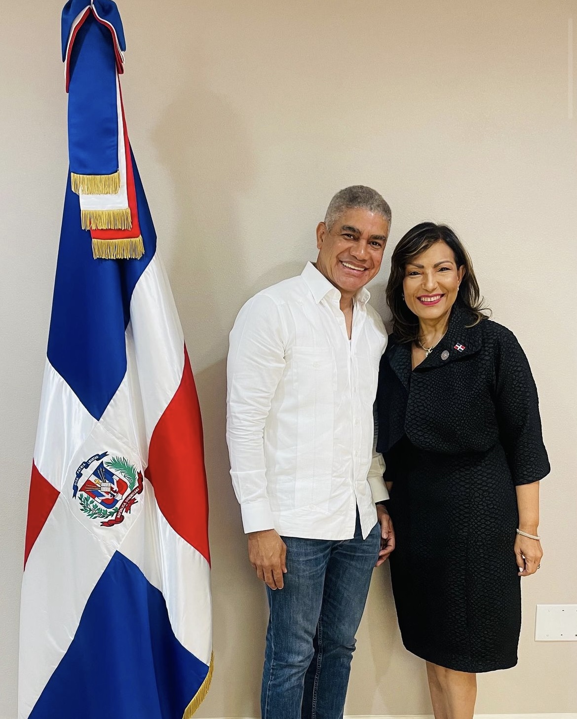 Visita al Consulado General de la República Dominicana en Orlando ...