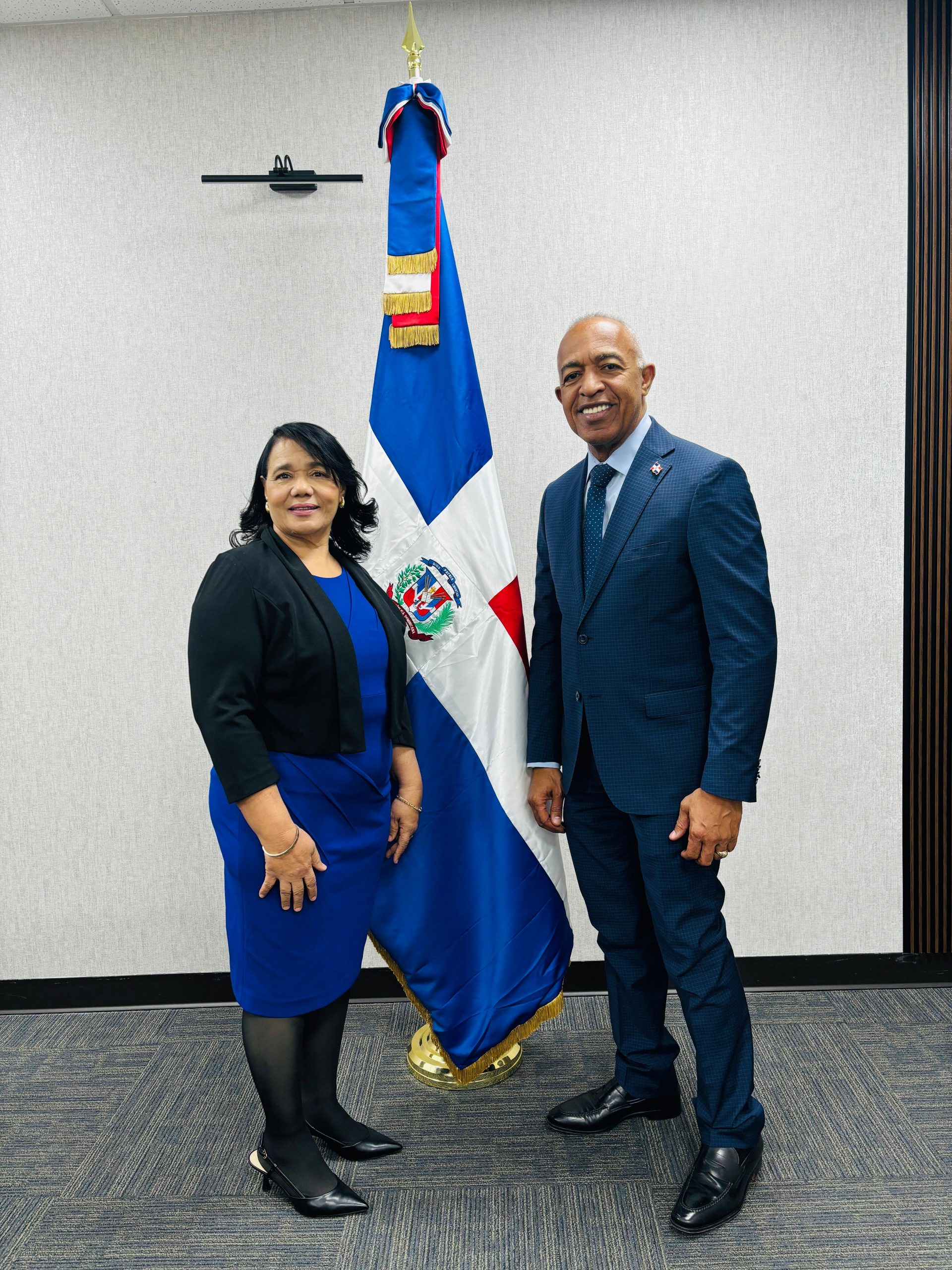 José Santana Suriel recibe visita de Nelsy Trinidad - Consulado General ...