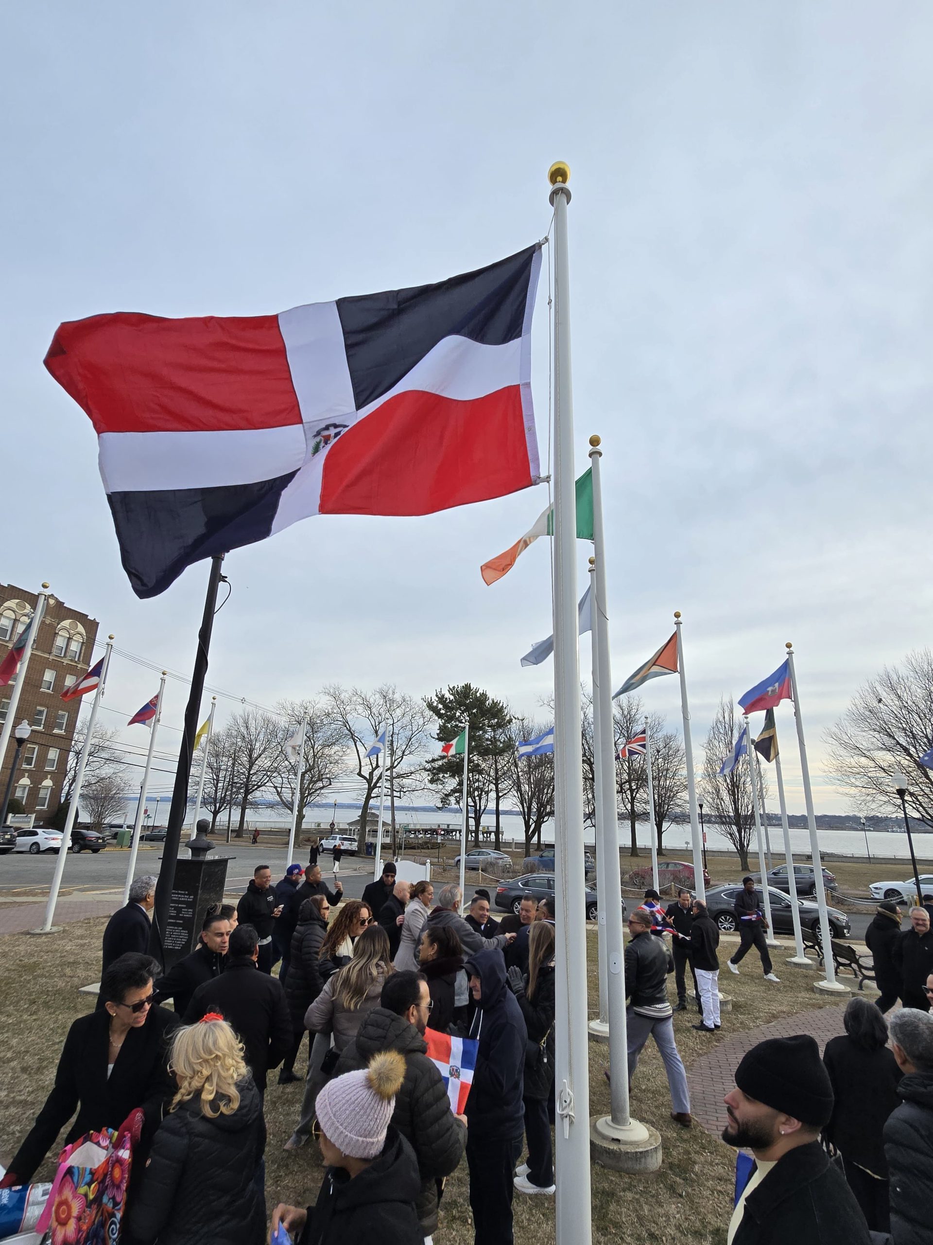 Consulado Dominicano en New Jersey participa en actos de izamiento de ...